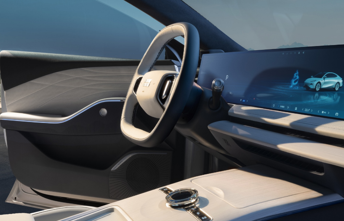 试驾排队！45英寸大屏+零百加速3.49s银河E8售价17.58万起网友：汉EV要被卷哭_搜狐汽车_搜狐网