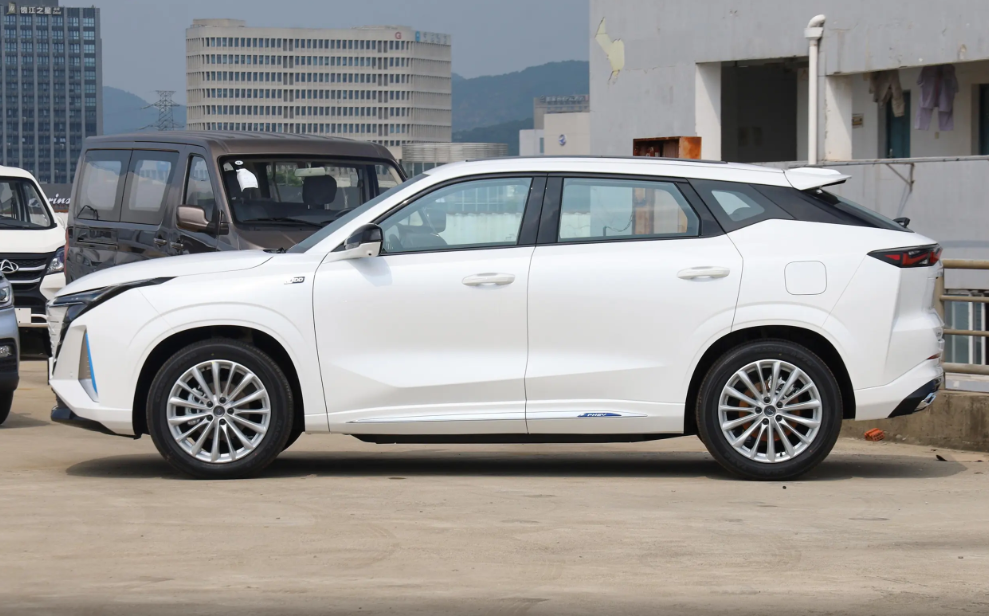 买车省、空间大、油耗低！欧尚Z6 iDD对比蓝电E5_搜狐汽车_搜狐网