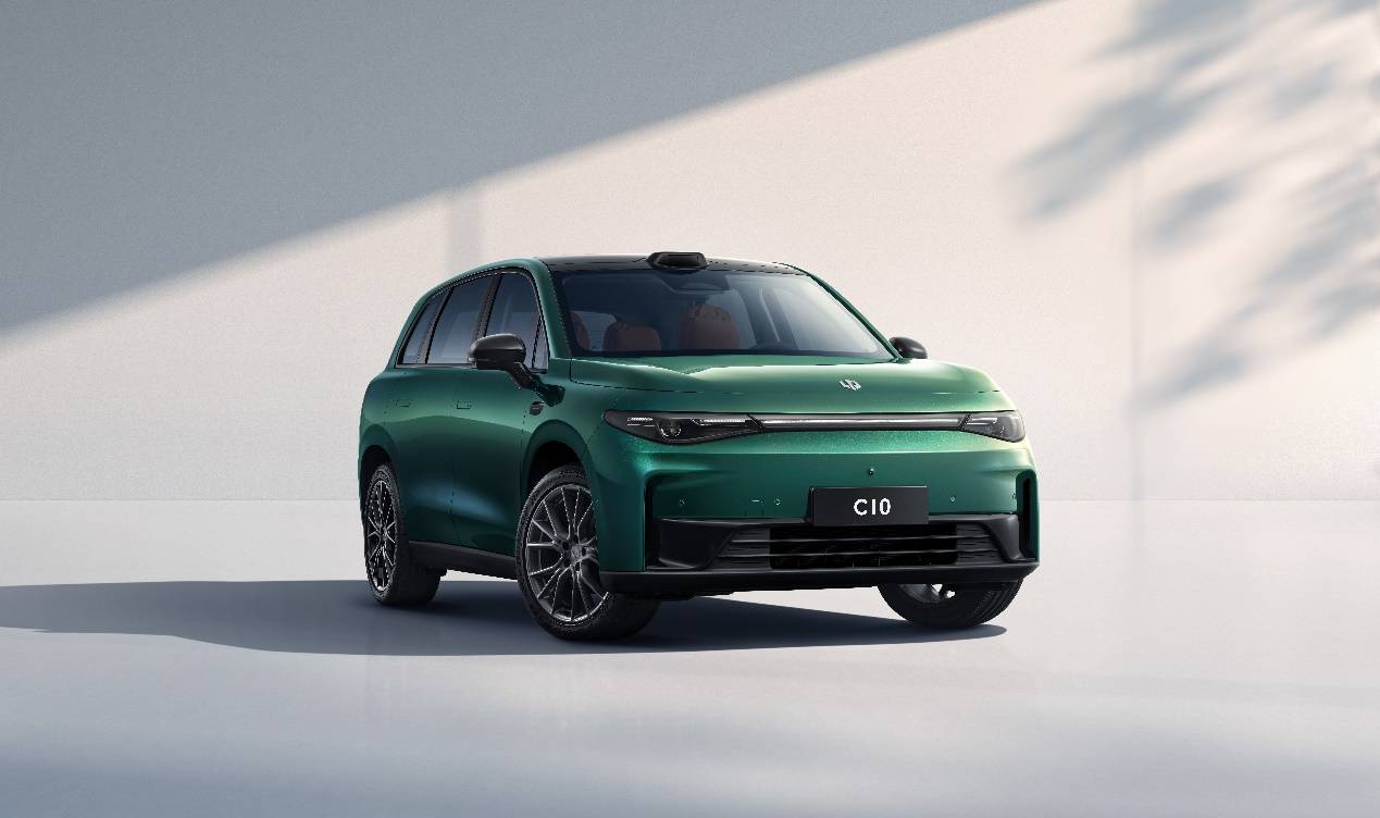 CTC 2.0、8295、激光雷达全部上车！零跑C10开启预售，预售价15.18万元起！_搜狐汽车_搜狐网