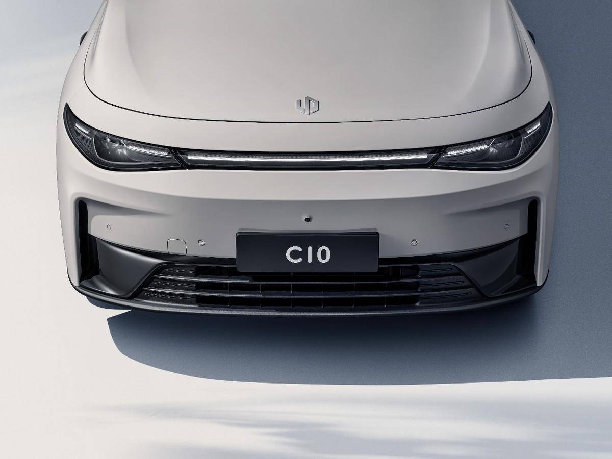 15.18万起 配8295芯片+激光雷达 零跑C10正式开启预售！_搜狐汽车_搜狐网