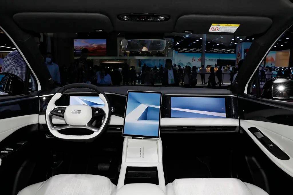 吉利银河L7解读，骁龙8155芯片+综合续航1370公里，限时新春福利_搜狐汽车_搜狐网