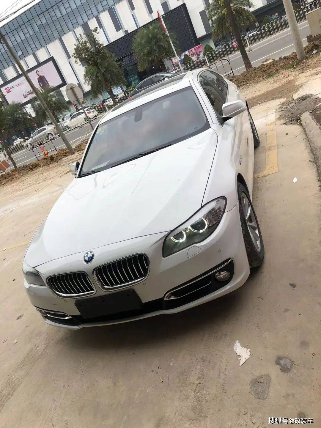 尾翼能晾衣服的姿态风宝马528Li，让原本低调的外观变得很战斗_搜狐汽车_搜狐网