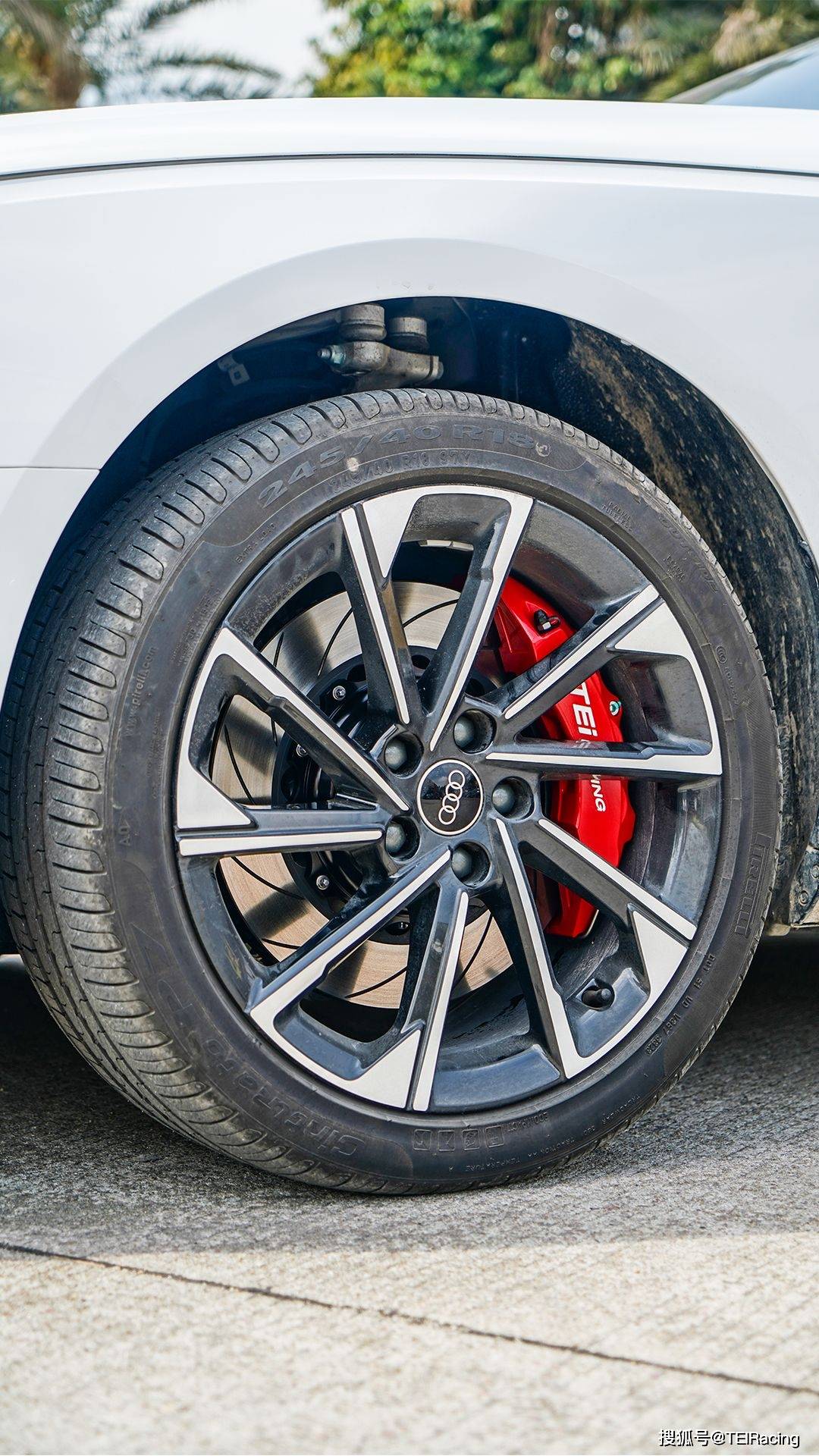 改装案例丨奥迪A4L升级P60ES大六活塞卡钳套件_搜狐汽车_搜狐网