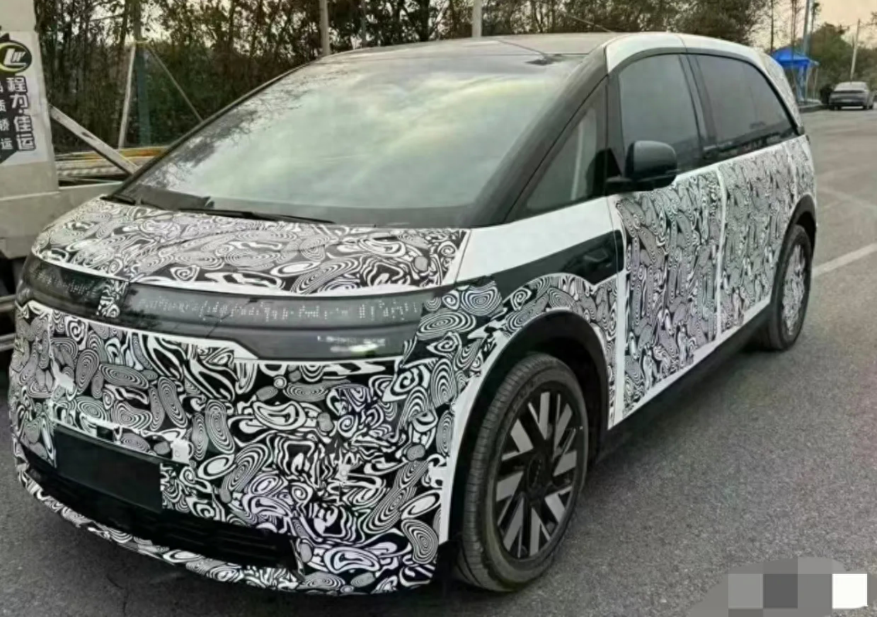 极氪全新MPV渲染图发布，对开门、无B柱、007前脸，或20万起售_搜狐汽车_搜狐网