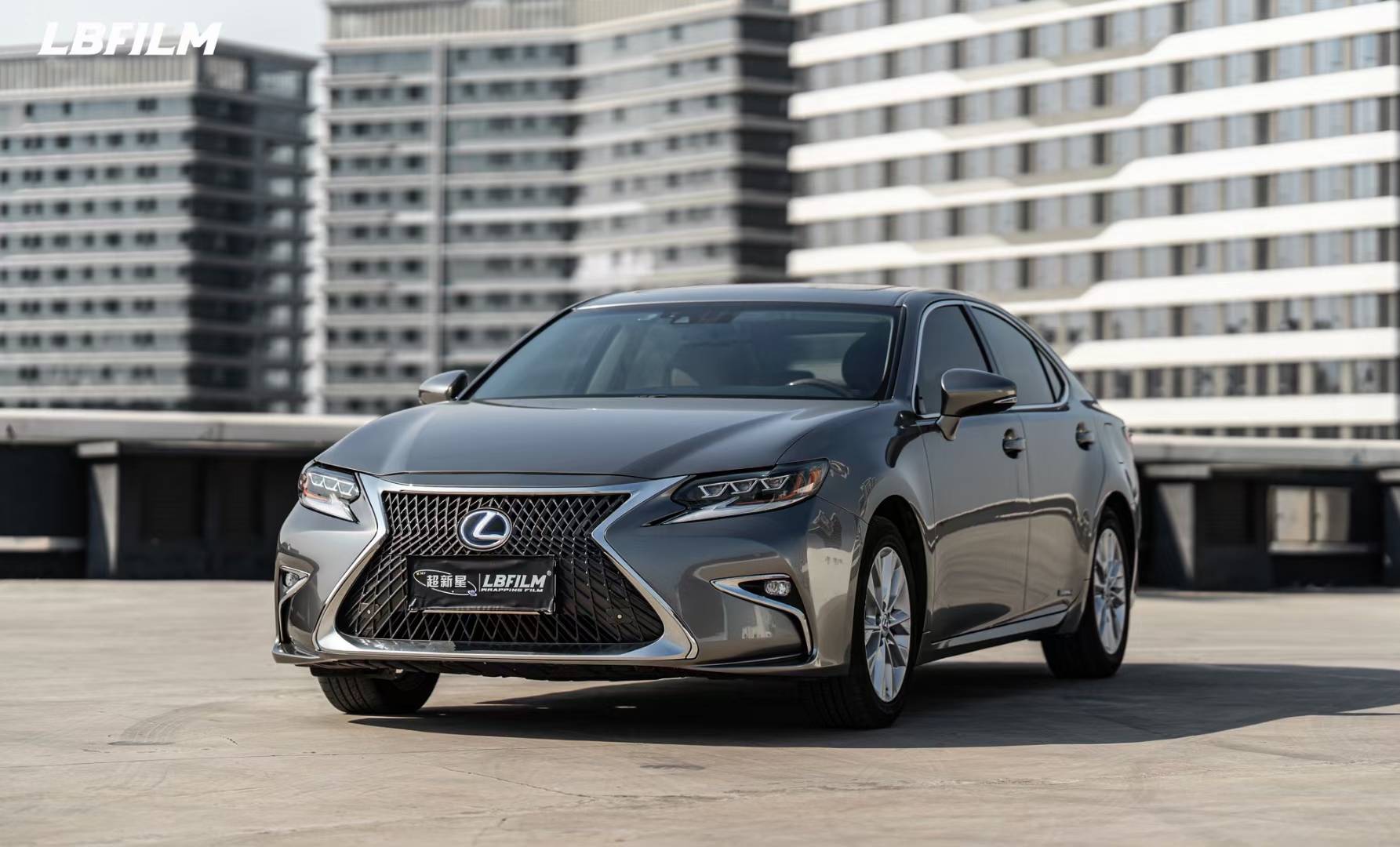 雷克萨斯ES300h-LB改色膜液态金属银，流光溢彩宛若浩瀚银河_搜狐汽车_搜狐网