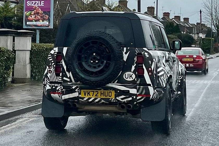 奔驰AMG G63新对手？路虎卫士SVR新谍照曝光，配宝马4.4T V8引擎_搜狐汽车_搜狐网