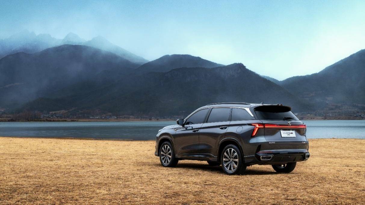 全系标配L2级智驾+爱信8AT！第三代CS75PLUS冠军版官图发布！_搜狐汽车_搜狐网