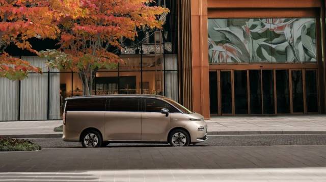 吉利又一高端MPV官图曝光 续航650公里 车长5米_搜狐汽车_搜狐网