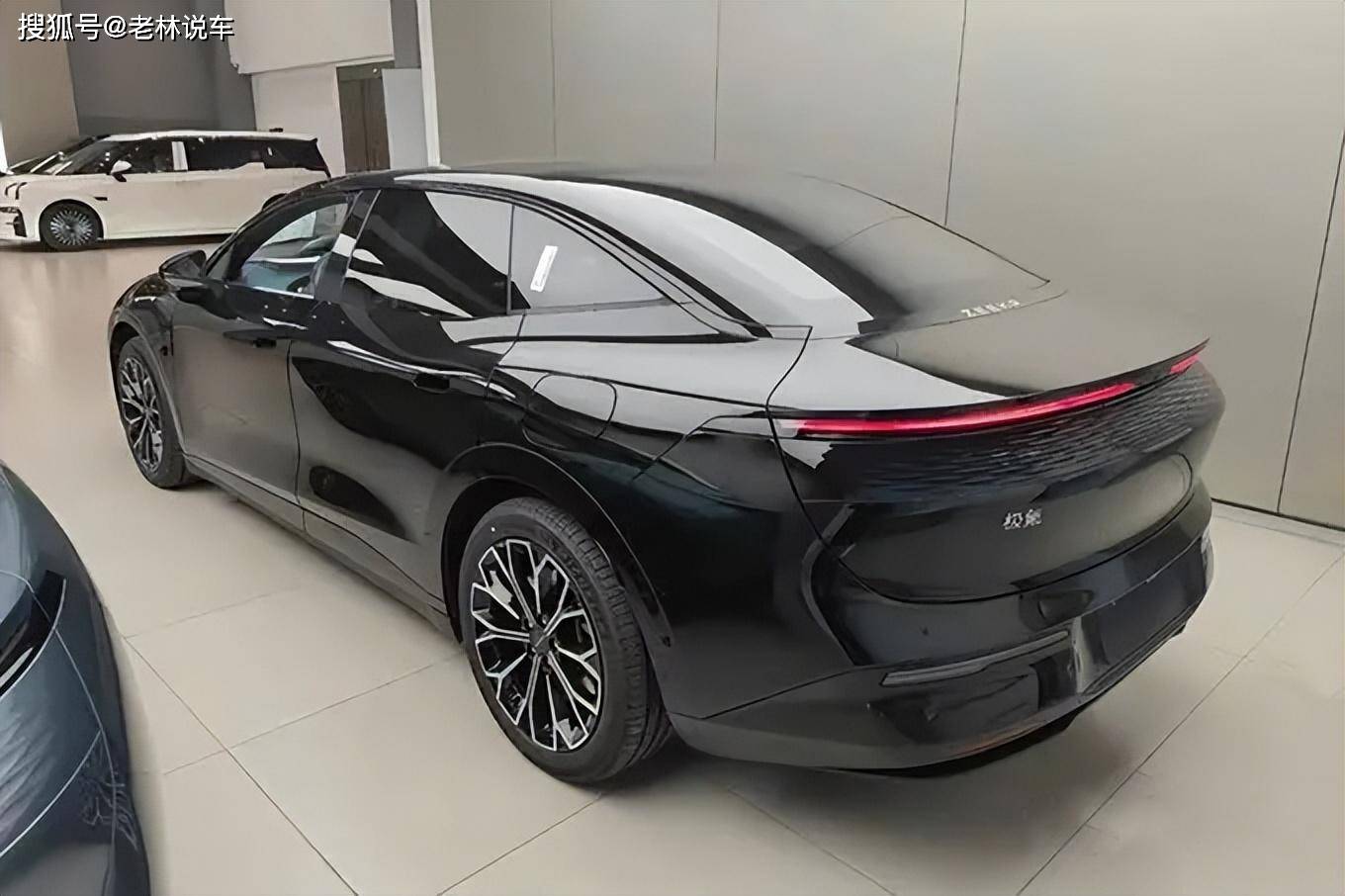 专门对标小米SU7，极氪007新车型上市，售20.99万，目标太明显_搜狐汽车_搜狐网