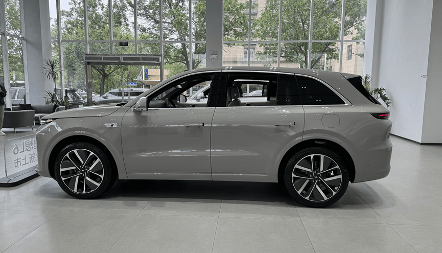 理想L6上市，24.98-27.98万中大型SUV，不给新款问界M5留后路？_搜狐汽车_搜狐网