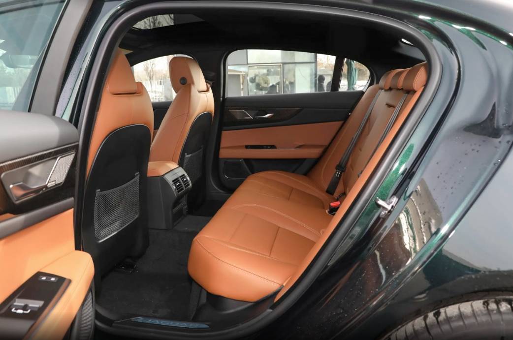 想买运动中型轿车，凯迪拉克CT5 VS捷豹XEL，手握30万如何选？_搜狐汽车_搜狐网