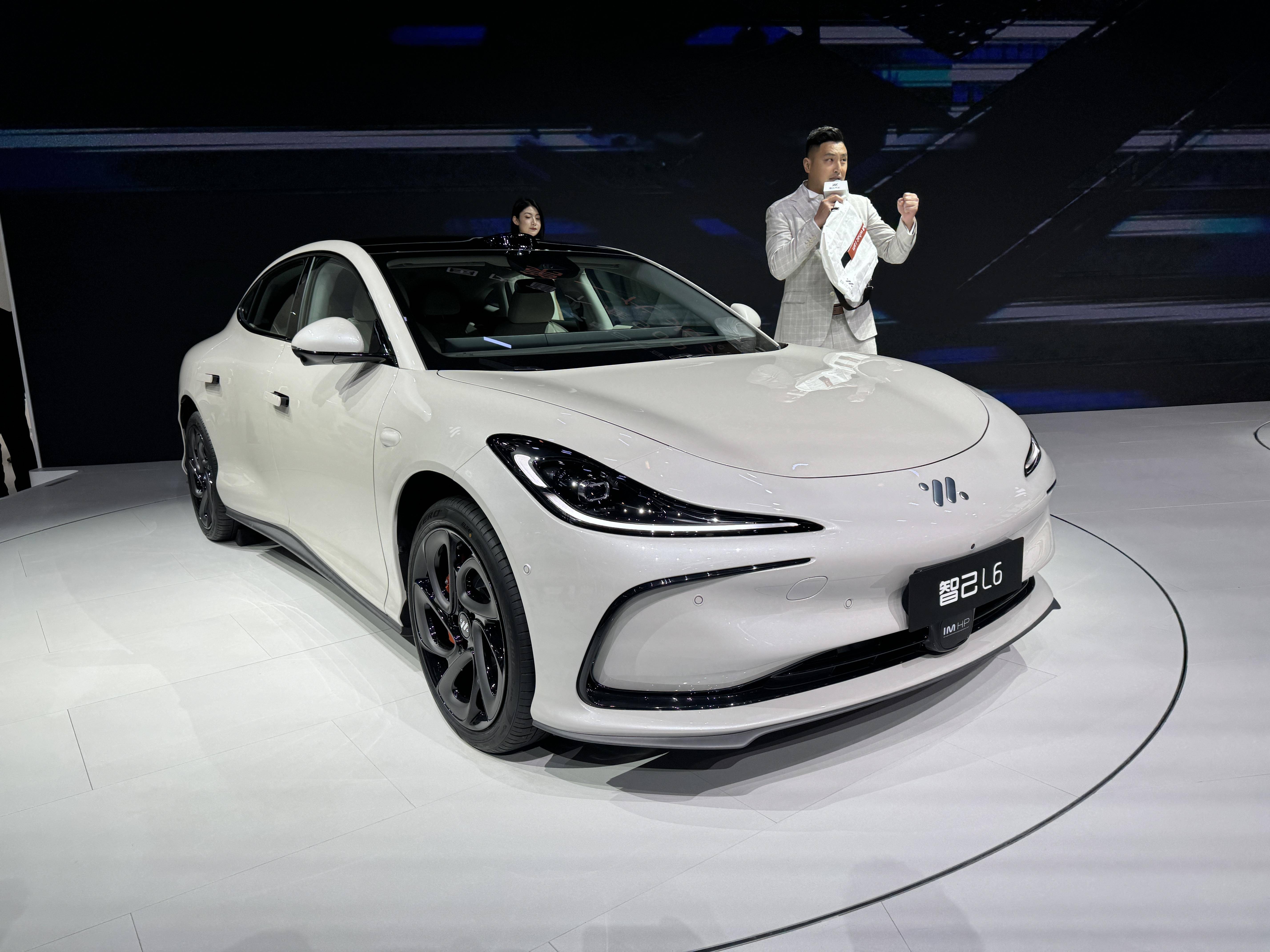 实拍智己L6，全系搭“智能生态驾舱系统”IMOS 3.0_搜狐汽车_搜狐网