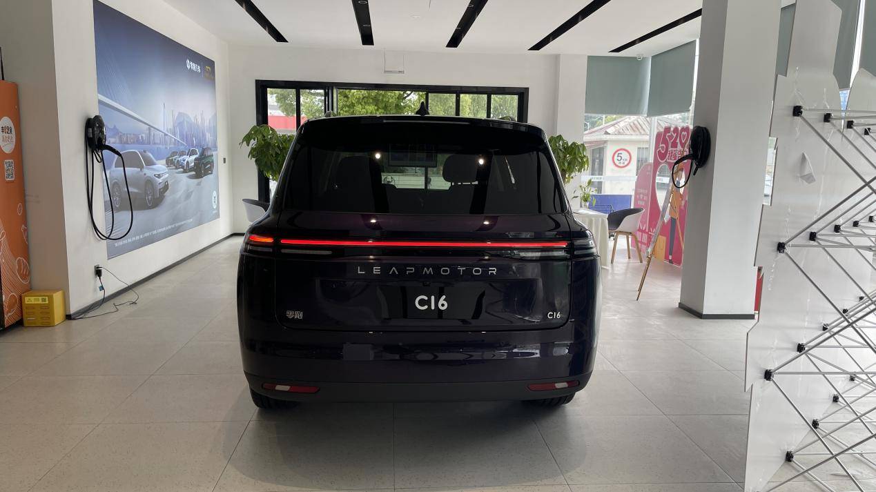 顶配不到20万，配激光雷达，还有800V高压快充，到店体验零跑C16_搜狐汽车_搜狐网