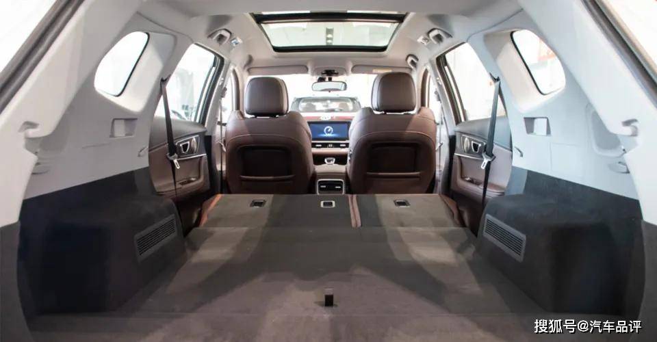 见证“豪装”家用SUV旗舰实力 探店实拍瑞虎8PLUS冠军版_搜狐汽车_搜狐网