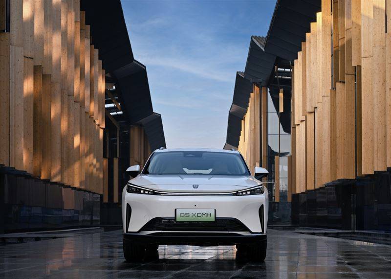 紧凑级插混SUV新卷王，荣威D5X DMH 11.98万起售_搜狐汽车_搜狐网