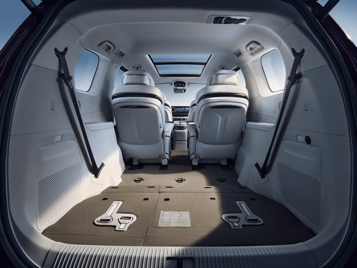 MPV市场又一猛将，1300km长续航+豪华内饰，风行星海V9上市_搜狐汽车_搜狐网