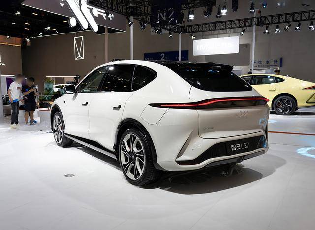 智己LS7 Max上市，配备两颗激光雷达，售价33.98-35.98万元_搜狐汽车_搜狐网