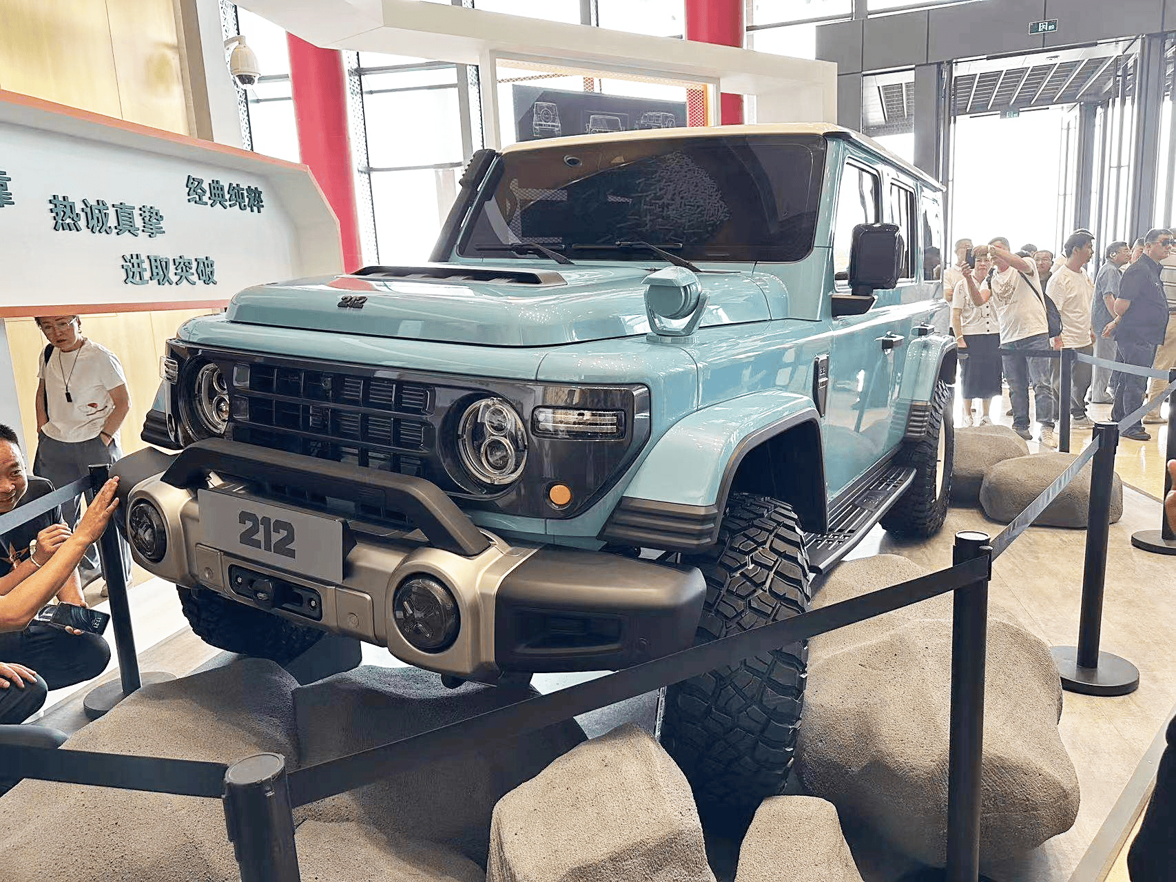 全新北汽BJ212和新款北京BJ40对比，实力孰强孰弱？_搜狐汽车_搜狐网