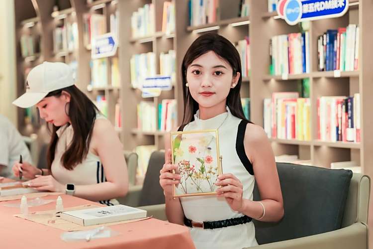 9.98万元起 第五代DM技术首搭中型轿车 海豹06DM-i 领耀而至_搜狐汽车_搜狐网