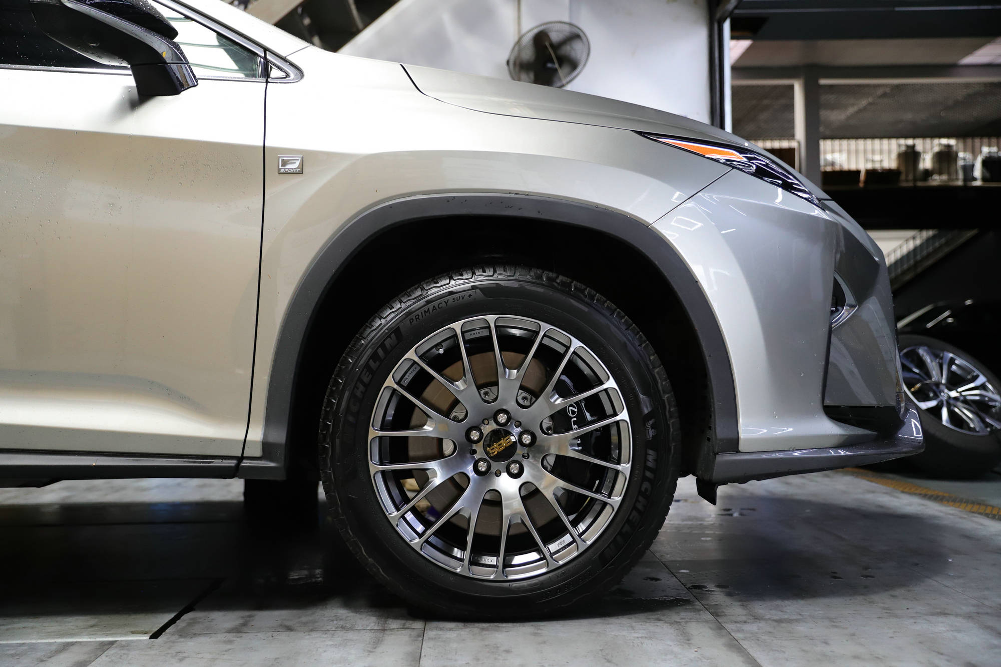 雷克萨斯RX改装日本BBS RN轮毂：精致工艺与完美融合_搜狐汽车_搜狐网