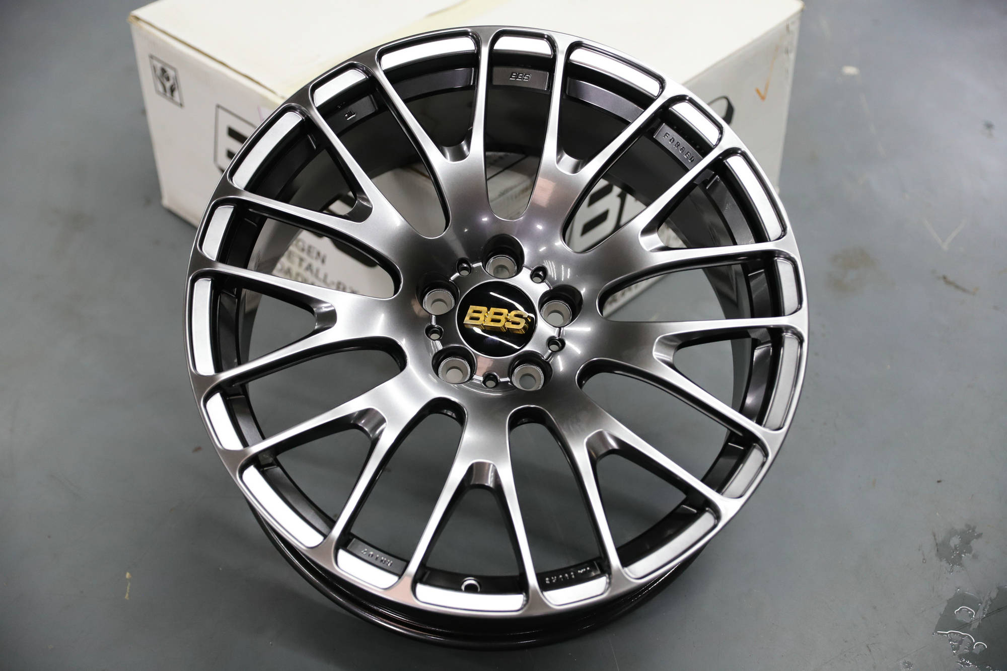 雷克萨斯RX改装日本BBS RN轮毂：精致工艺与完美融合_搜狐汽车_搜狐网