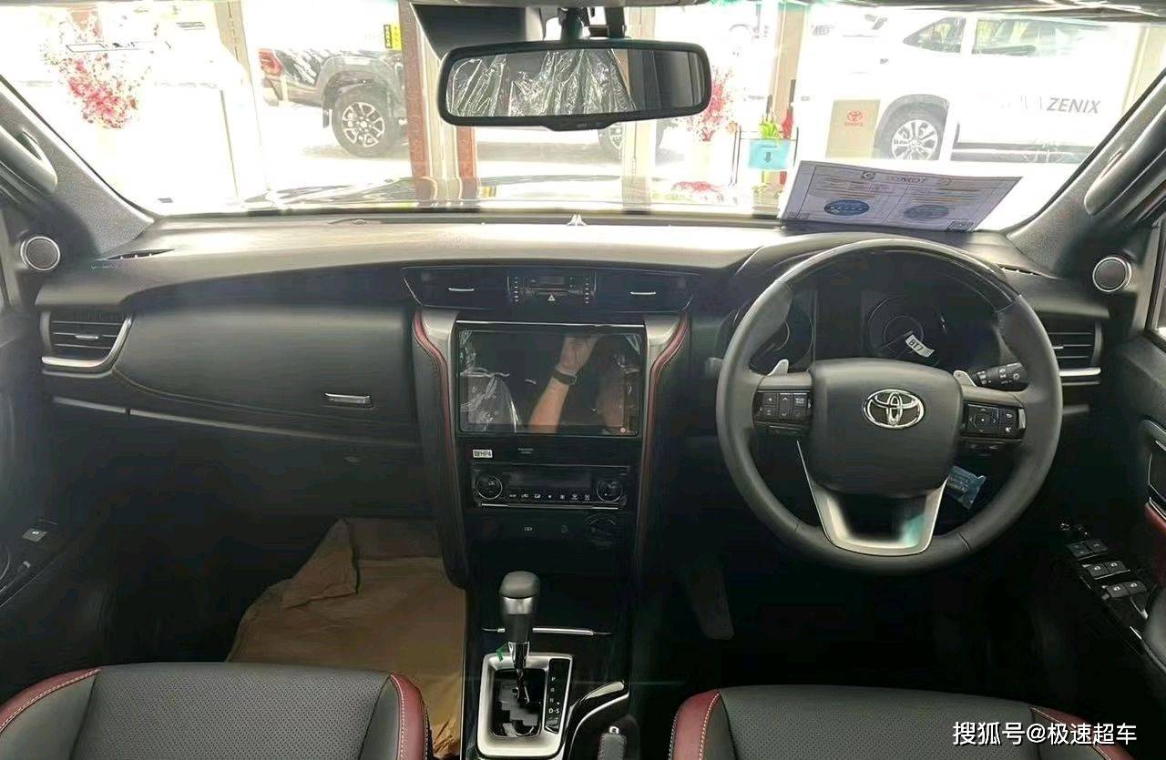 2.8T柴油引擎真霸气！丰田Fortuner越野车霸气驾临_搜狐汽车_搜狐网
