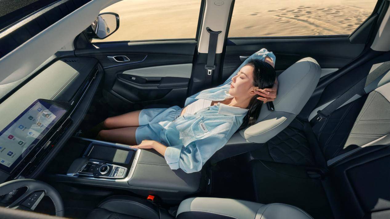 不到10万的插混SUV，蓝电E5荣耀版与启源Q05真香版你怎么选？_搜狐汽车_搜狐网