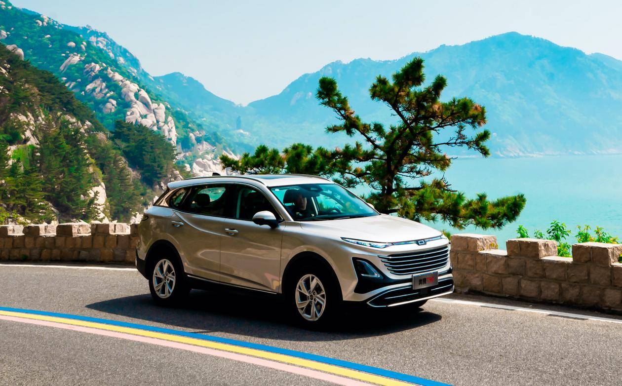 轴距近2米8，配8155芯片+12.9英寸屏，2.0T的奔腾T90考虑一下？_搜狐汽车_搜狐网