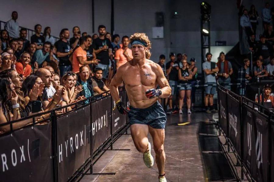 CrossFit vs HYROX，深度解析两大赛事的八点异同_比赛_的项目_规则