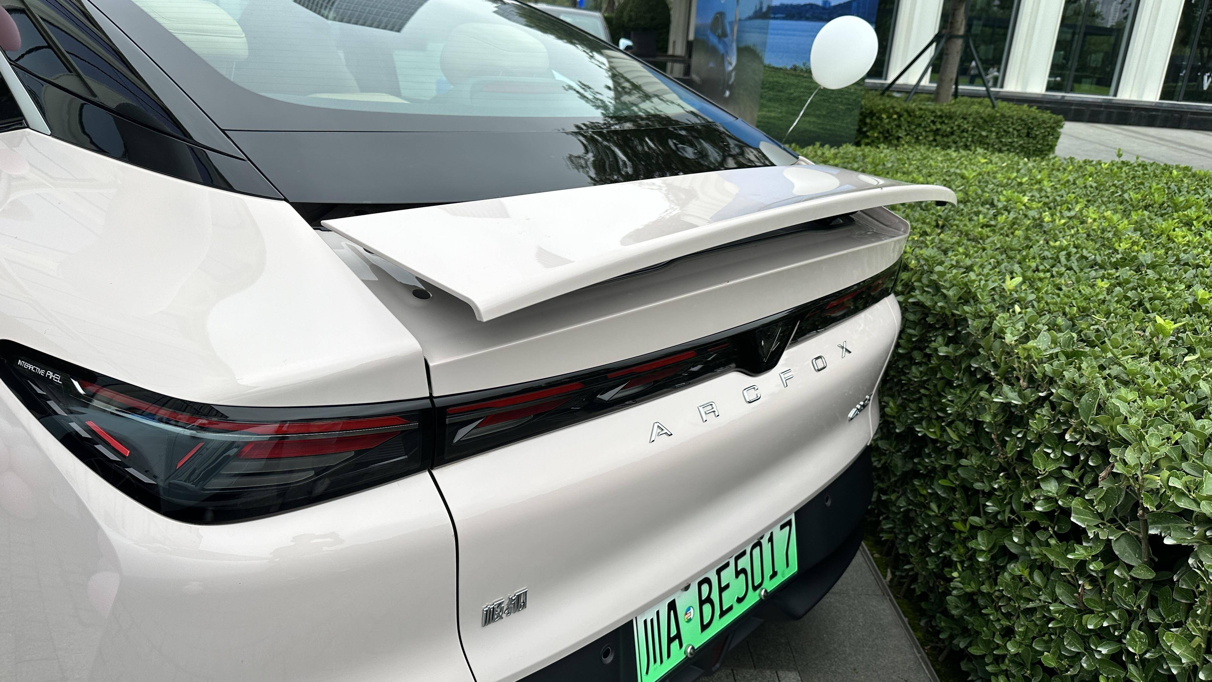 800V纯电轿跑杀到终端17万，极狐阿尔法S5理应有一席之地_搜狐汽车_搜狐网