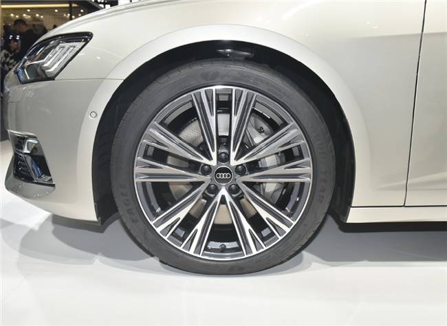 奥迪A6L vs 宝马5系40万内豪华轿车性价比大比拼_搜狐汽车_搜狐网