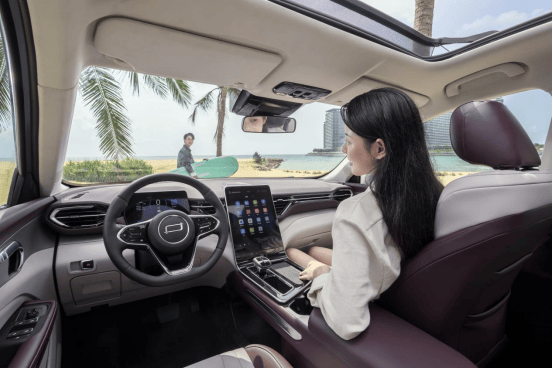 轴距近2米8，还配8155芯片，奔腾T90是要卷翻10万级SUV市场？_搜狐汽车_搜狐网