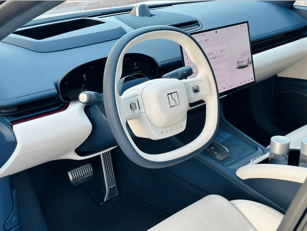 20万级电车圈内卷！极氪007、小米SU7如何挑战Model 3？_搜狐汽车_搜狐网