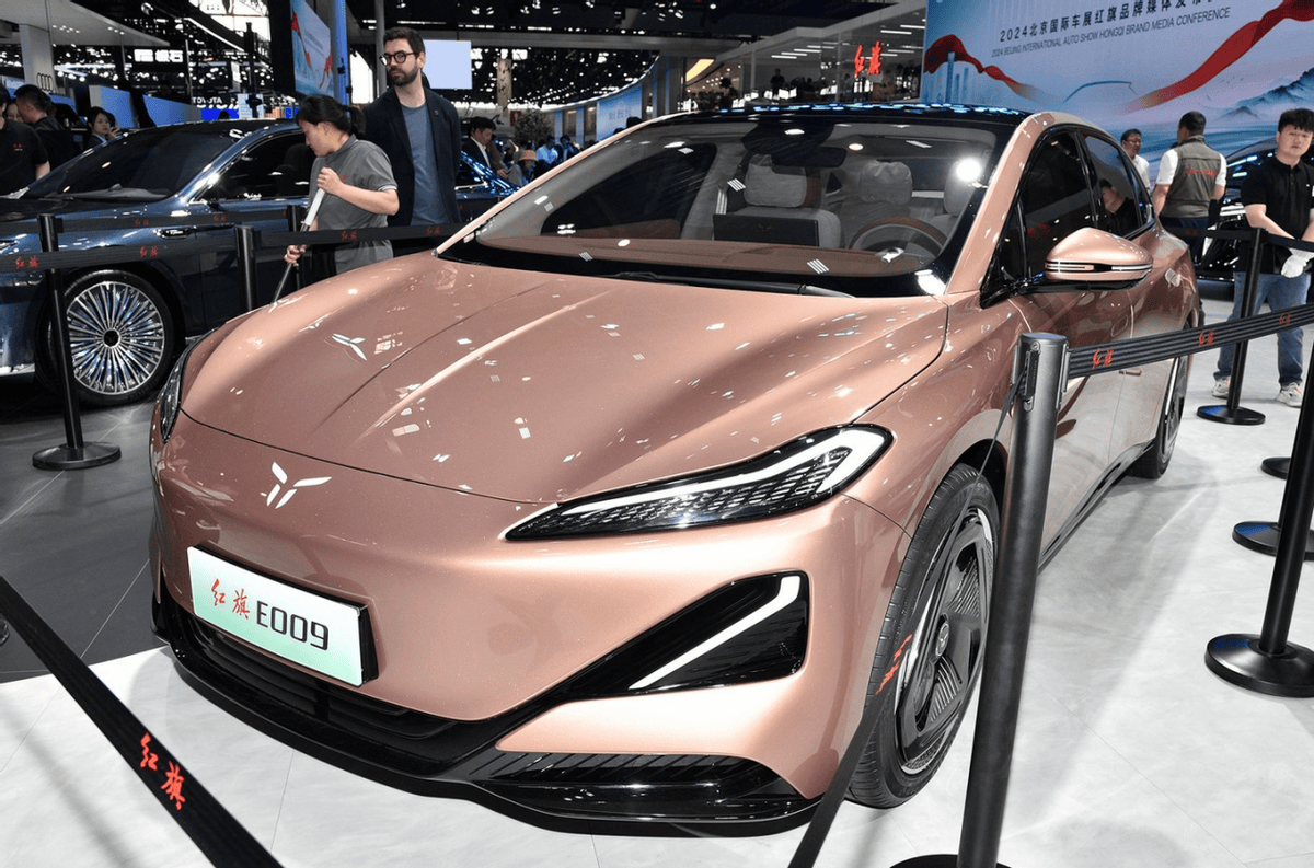 红旗E009量产版谍照，气势弱了点，但会更智能_搜狐汽车_搜狐网