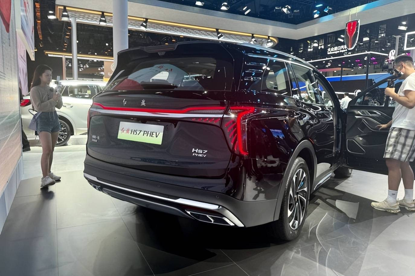 加入价格战，红旗HS7 PHEV上市优惠超5万/EH7荣耀版成都车展首发_搜狐汽车_搜狐网