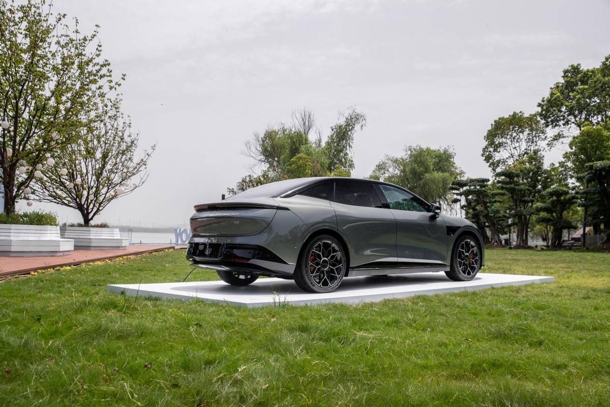 纯电轿跑怎么选？25款极氪007、小米SU7和智界S7，内外兼修真的香_搜狐汽车_搜狐网