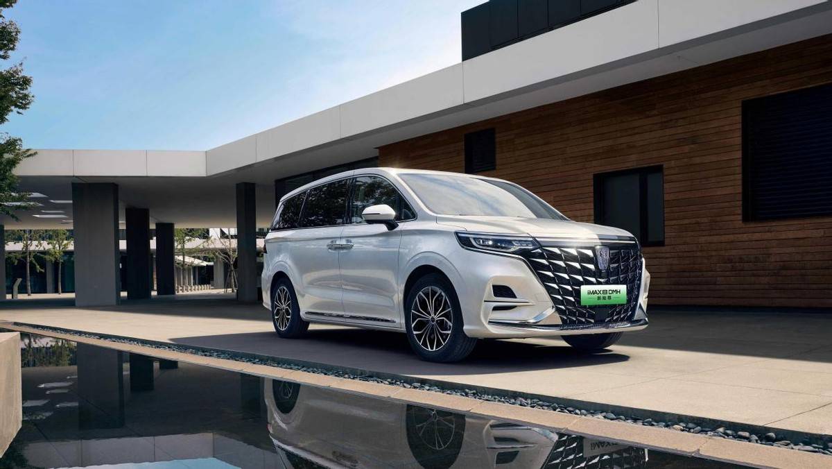 在家用赛道直线超车老大哥别克GL8，荣威 iMAX8 DMH新陆尊攻势猛烈_搜狐汽车_搜狐网