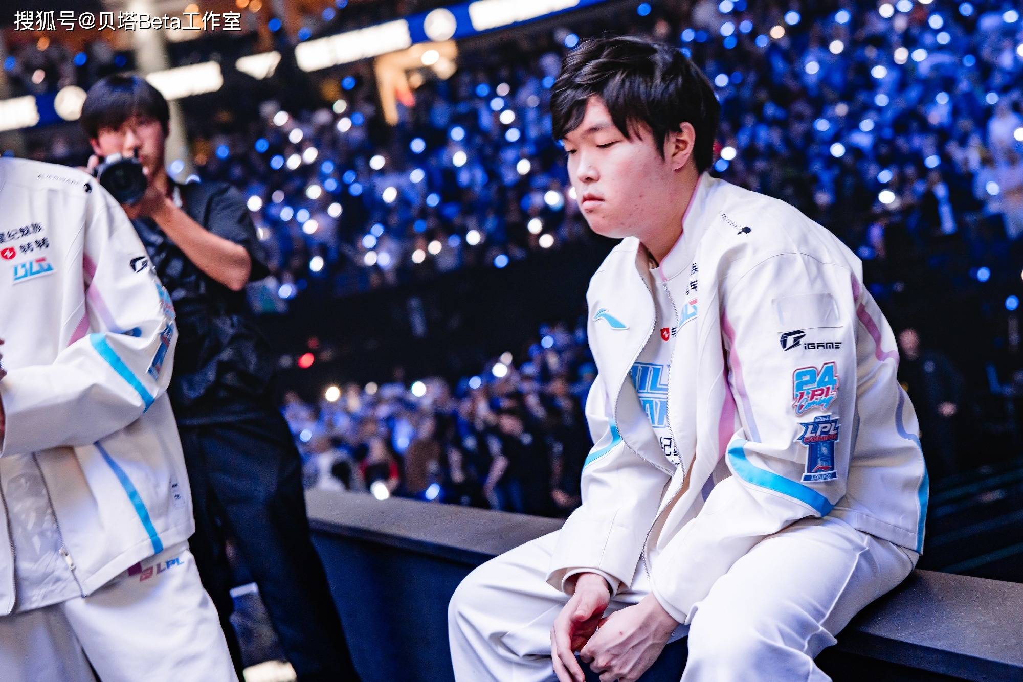 Knight哭了！掩面而泣！Bin发文道歉：对不起，永远尊重Faker和T1_比赛_机会_xun