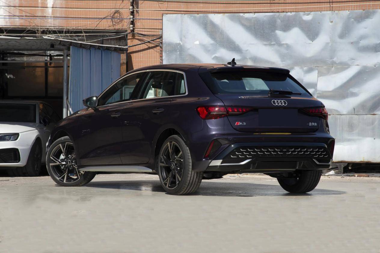 新款奥迪A3即将上市，A8设计下放、换1.5T发动机，三厢版再加长！_搜狐汽车_搜狐网