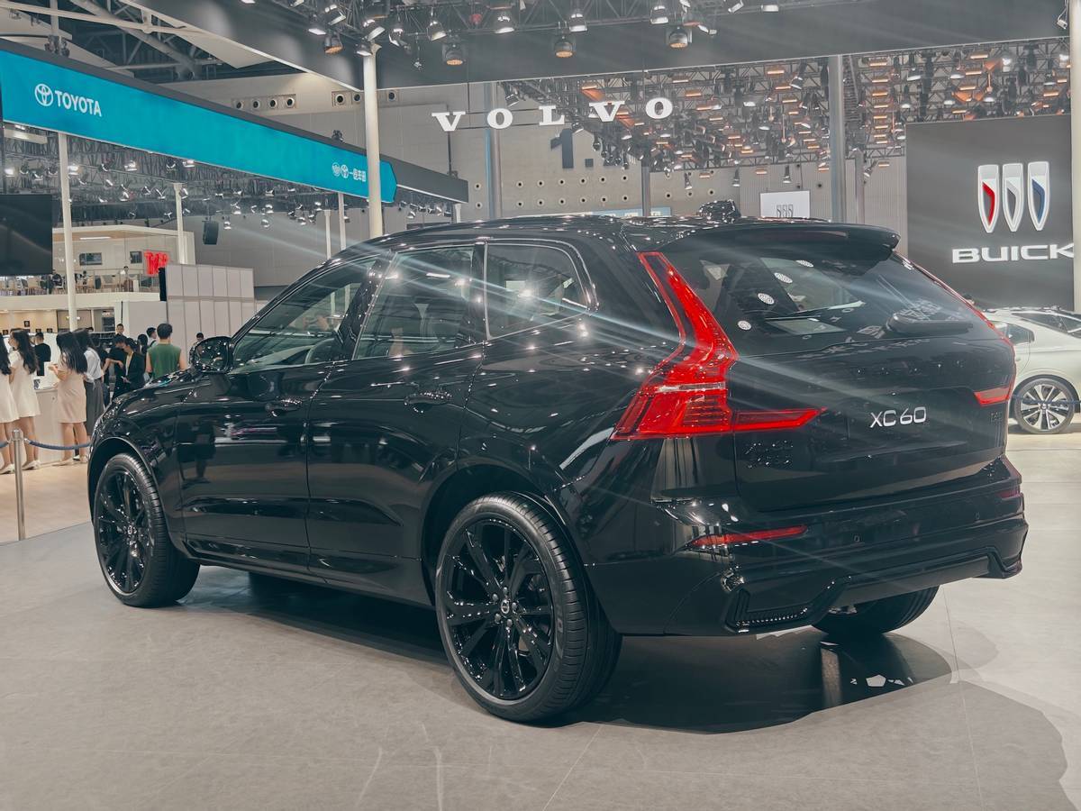 来自北欧的“黑武士”？XC60极夜黑广州车展首发，2.0T+48V+四驱_搜狐汽车_搜狐网