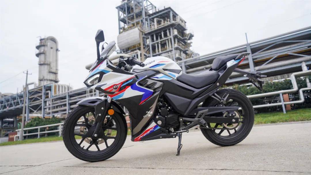 骑上仿赛，谁也不爱_搜狐汽车_搜狐网