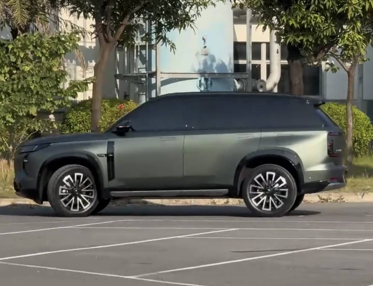 广汽传祺S7实车现身，高近1米8+激光雷达，配四驱+续航超1000km_搜狐汽车_搜狐网