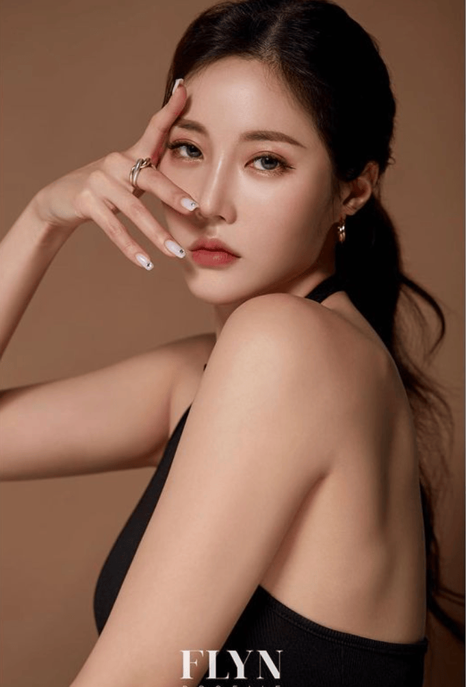 韩国健身少妇！SSS级超模身材，谁不迷糊啊！_Woo_Helen_时尚