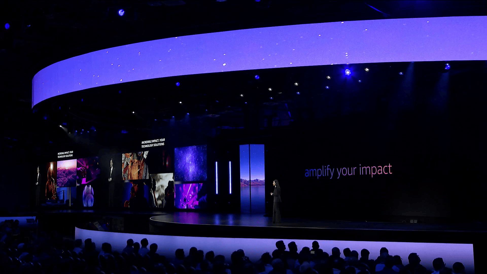 Ruba Borno 博士的亚马逊云科技合作伙伴主题演讲_客户_服务_with