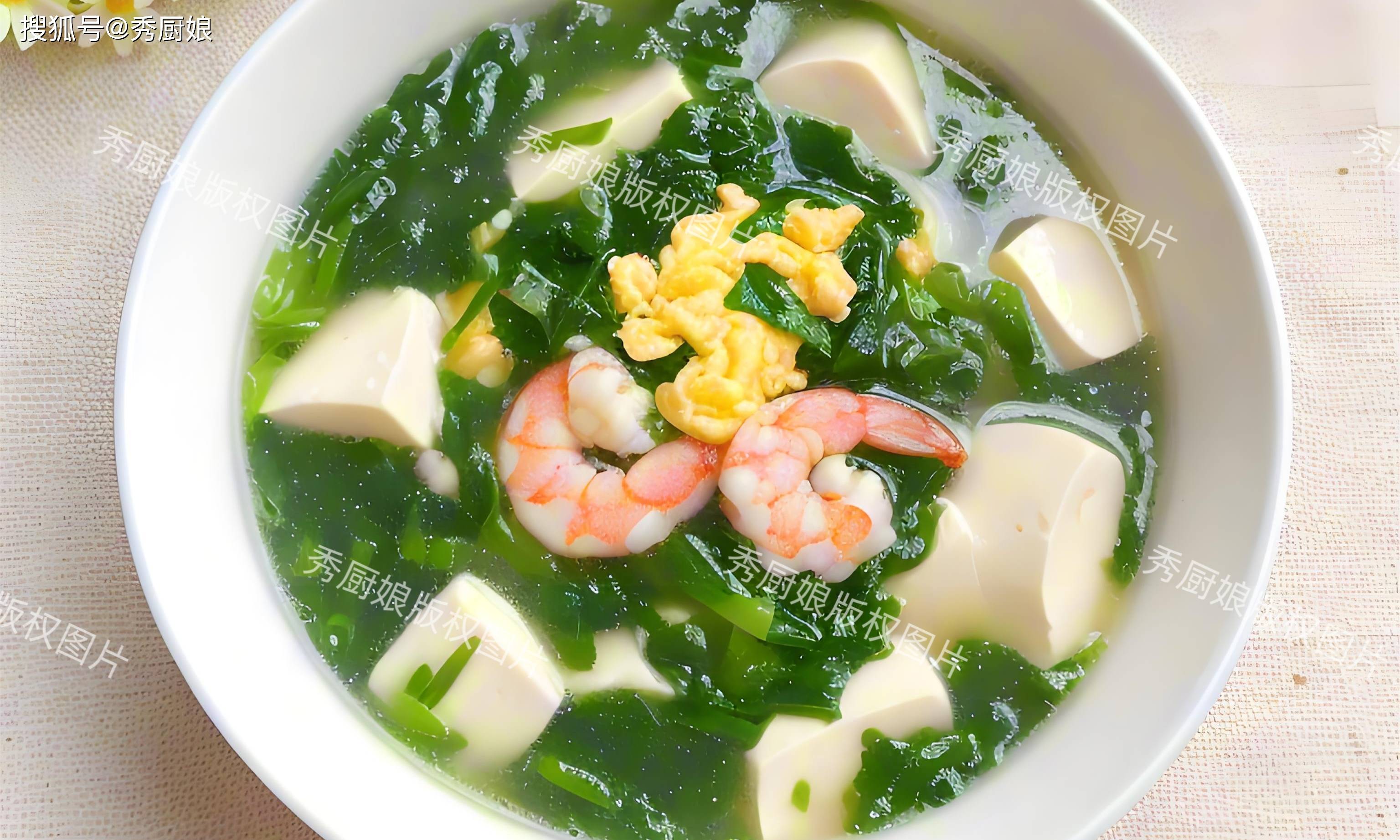 冬天遇到这菜，我准囤20斤！焯水后放冰箱存起来，随吃随取特方便_荠菜_馄饨_食用