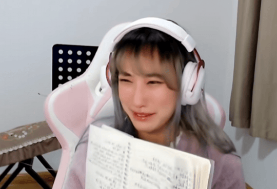 LPL女解说吊子姐被辞退，网友为她鸣不平：Rita也该被开除！_Kinko_问题_游戏