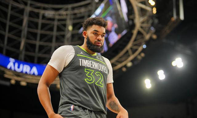 湖人队报价尼克斯，唐斯或将加盟组成三巨头_内线_首轮_组合