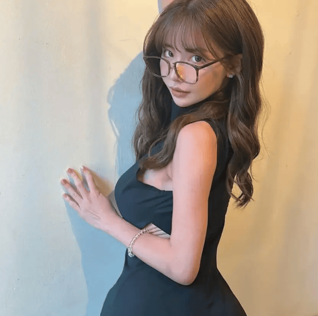 深田咏美：岛国极品老师，魔鬼好身材，人间尤物！_反差_魅力_日本