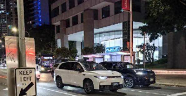 仪表台上打6个洞，零跑B10咋想的_搜狐汽车_搜狐网