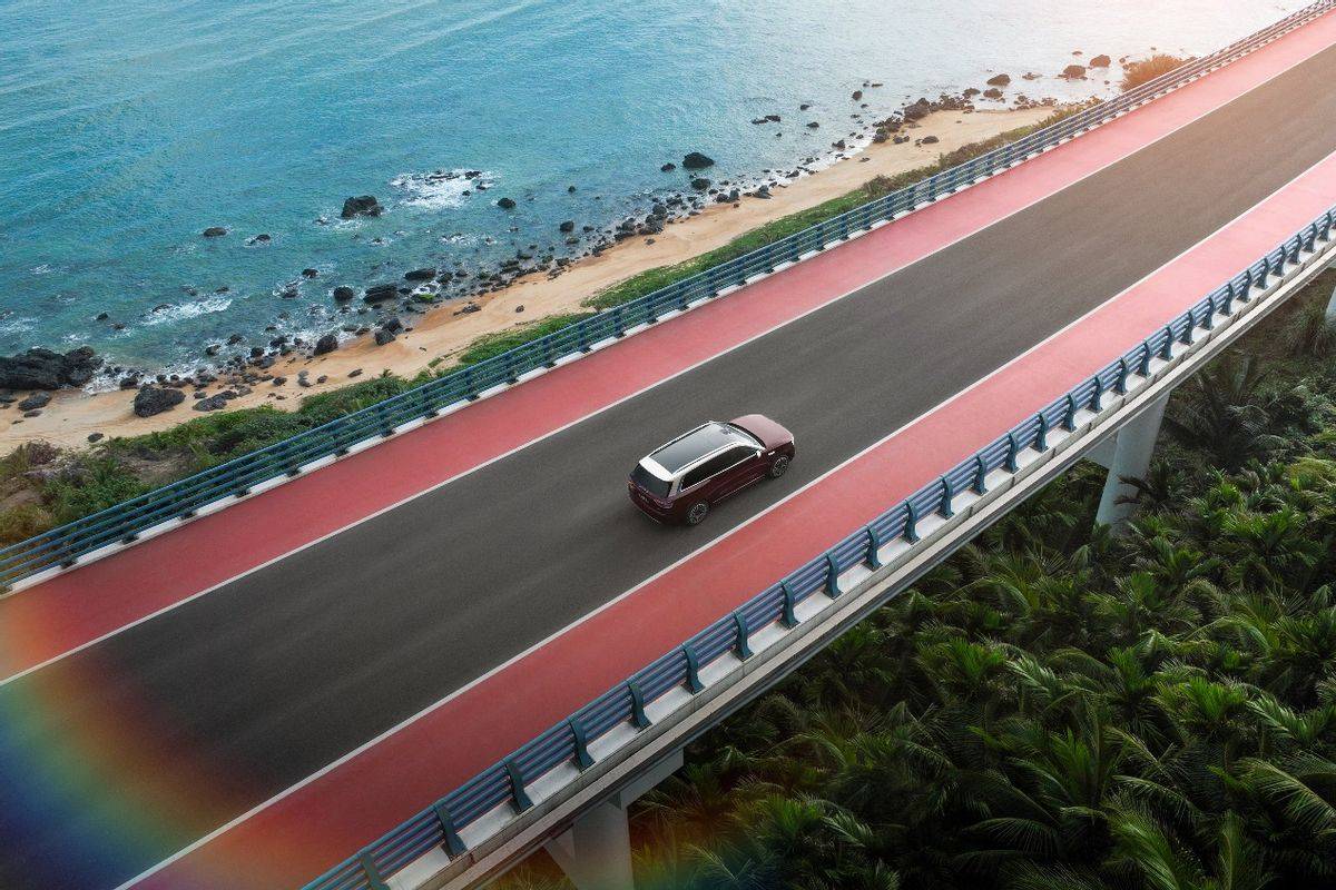 问界M9“11连冠”刷屏，问界M9 2025款预售36小时订单破18000台_搜狐汽车_搜狐网